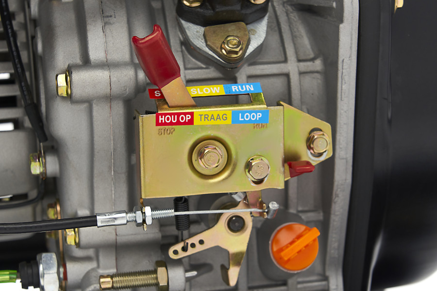 HBM 4.400W Generator met 406 cc diesel Motor, 400V/230V/12V